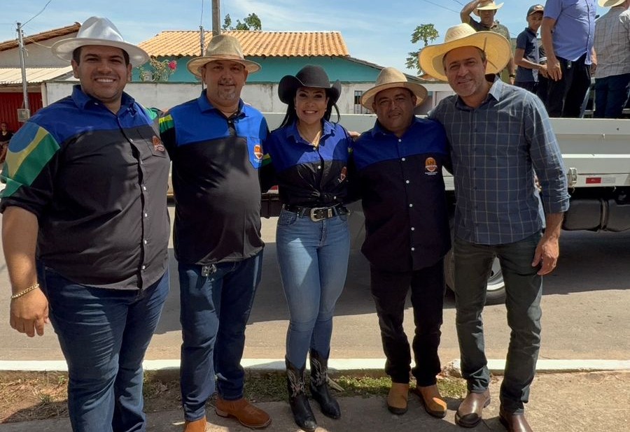 Janad Valcari participa da cavalgada em comemoração aos 62 anos de ...